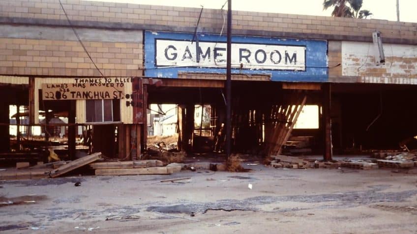 Does Hurricanes Spawn Tornados | Survive-A-Storm